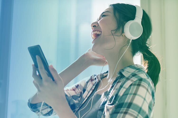 BRANDS【株式会社ノア】｜VOCAL MASTER